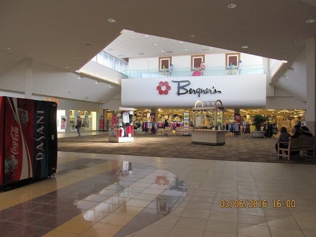Trip to the Mall: Hickory Point Mall- [(Forsyth) Decatur, Illinois)]