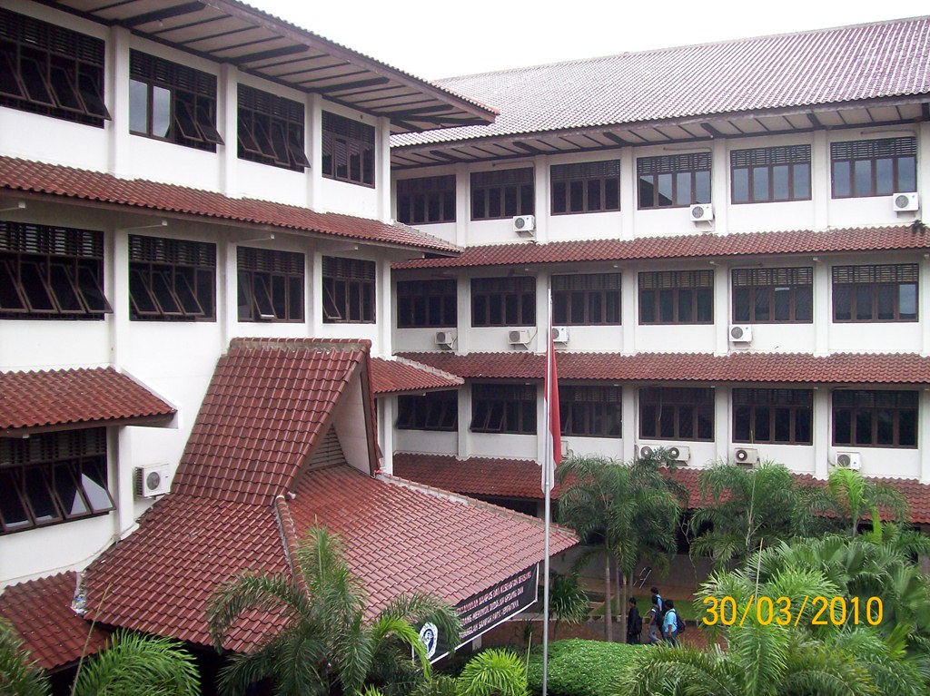 eat - pray - sleep(less): Fotografi Arsitektural Kampus G Univ. Gunadarma