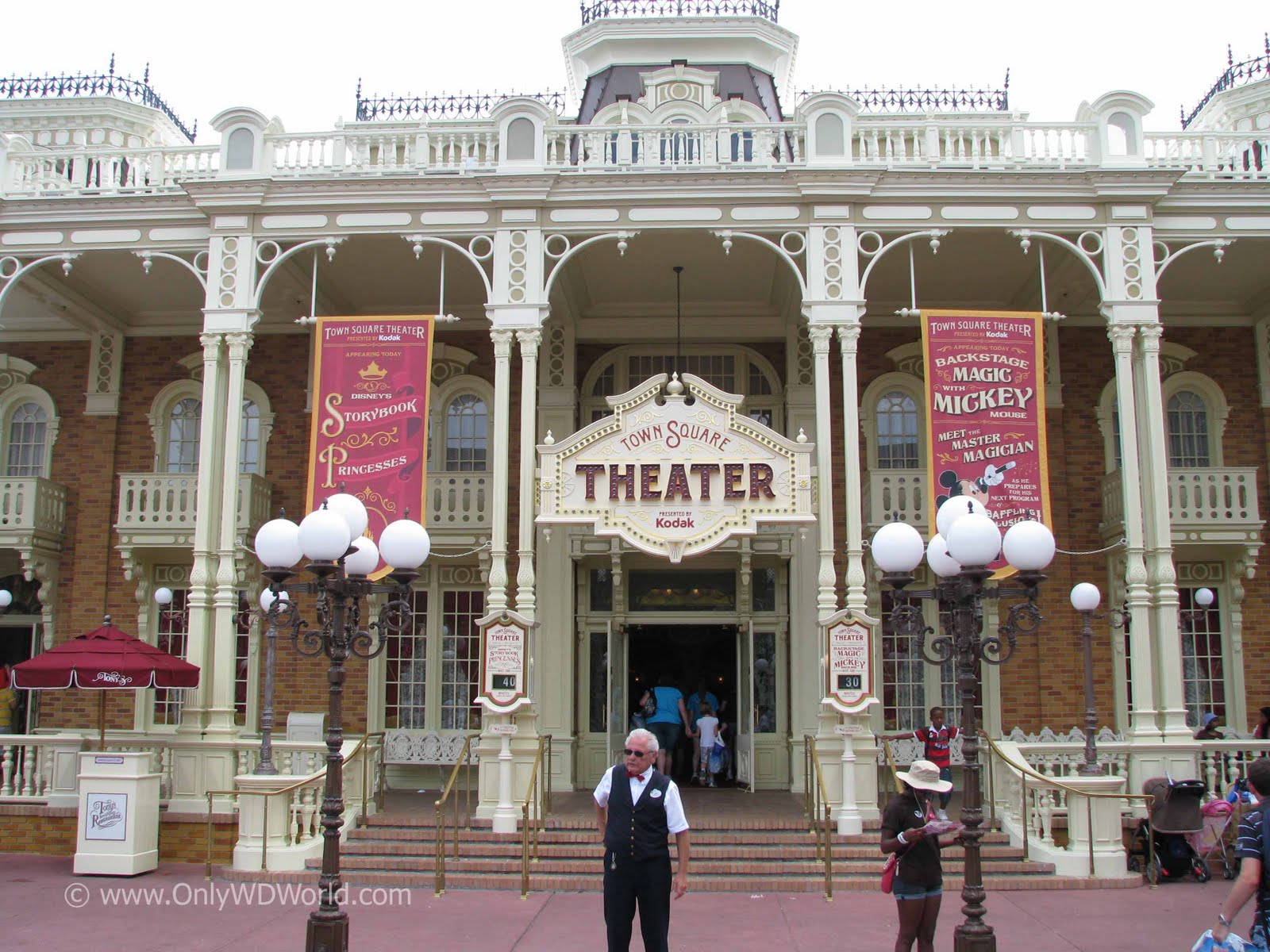 Meet Mickey Mouse During Your Disney World Vacation | Disney World Blog ...