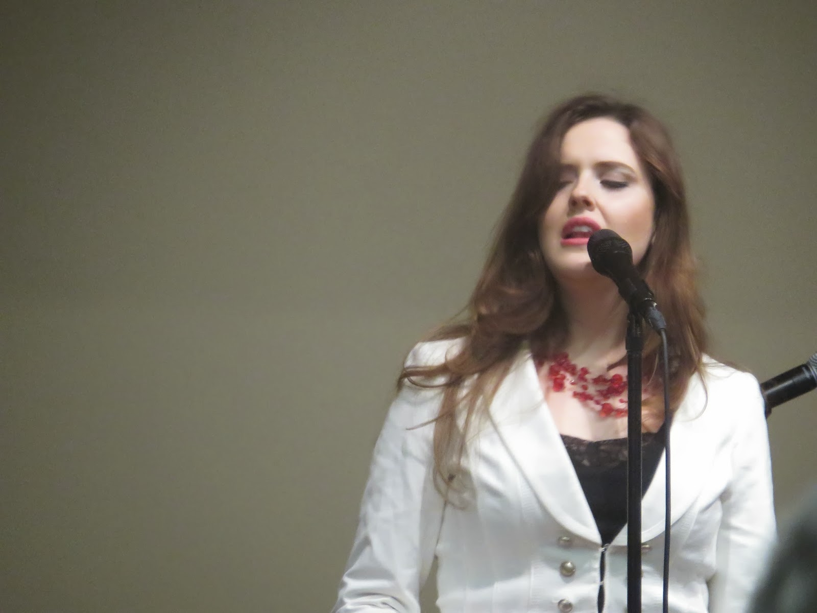 PrunePicker: Halie Loren. Jazz Singer.