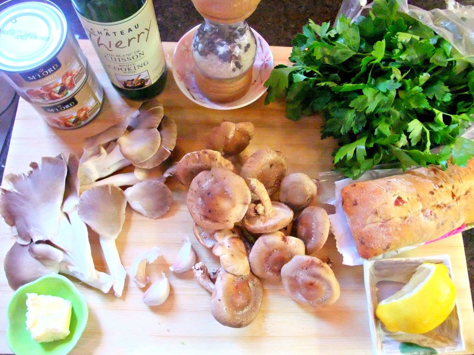 Susan's Savour-It!: Sautéed Escargots and Mushrooms in Butter, White ...