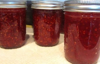 Canning Granny: We Be Jammin'... Raspberry Habanero Jam