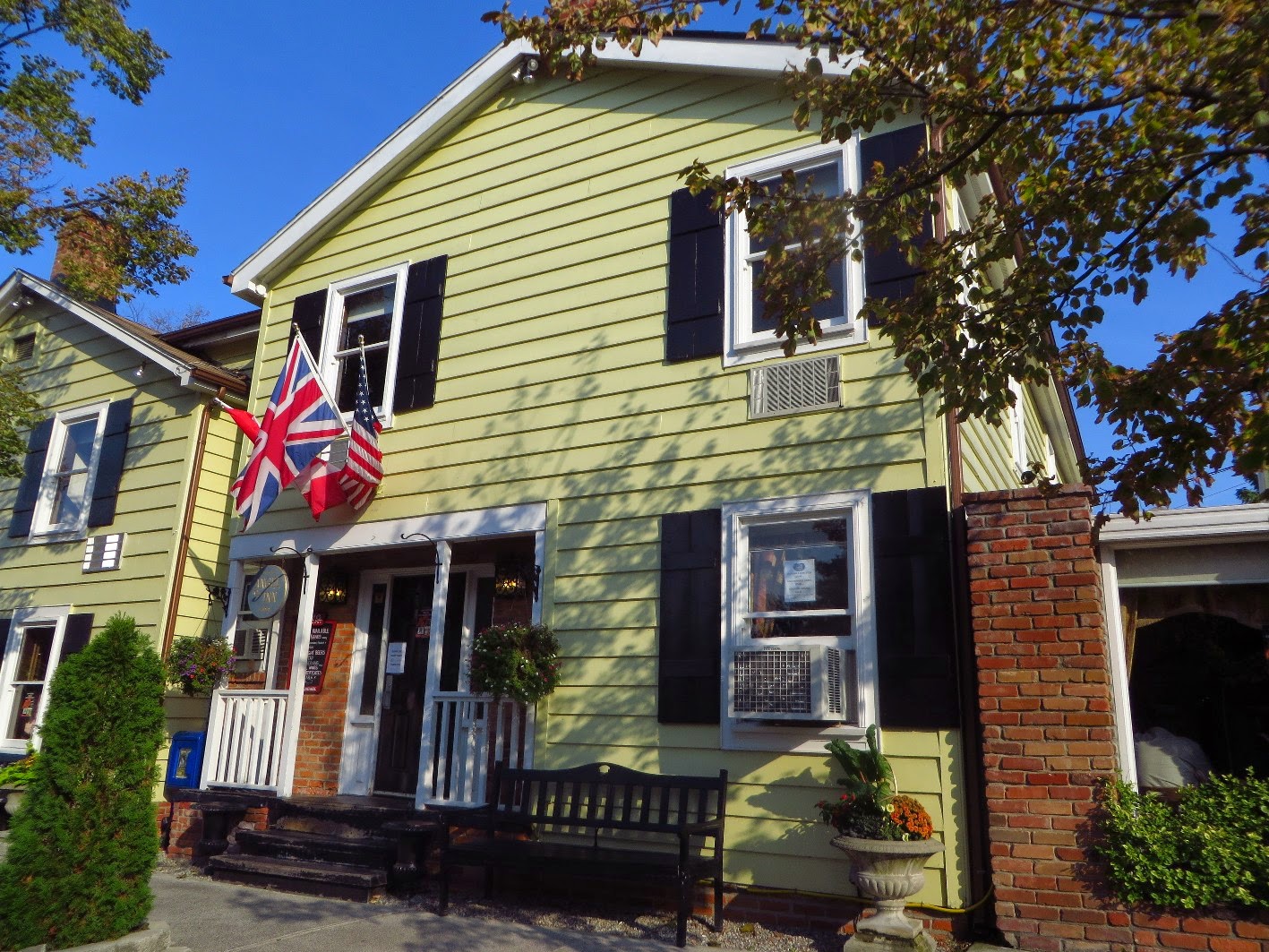 The World of Gord: A Night at The Olde Angel Inn, Niagara on the Lake