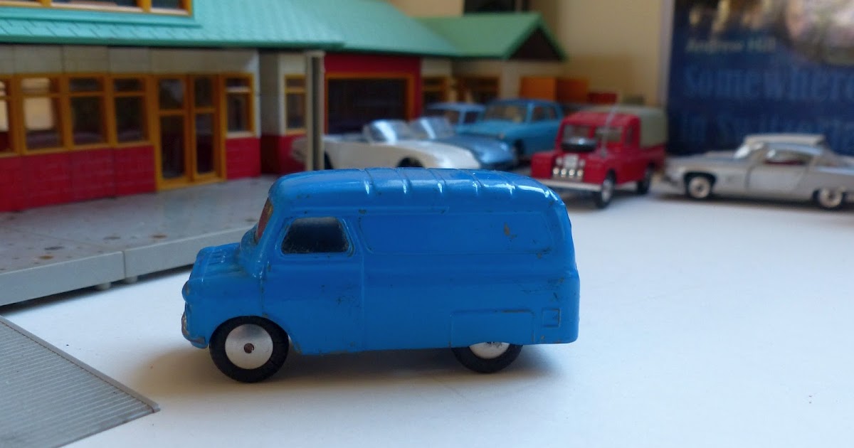 I LOVE CORGI TOYS: Avro Bode. Read All About It: The Blue Bedford CA Van.
