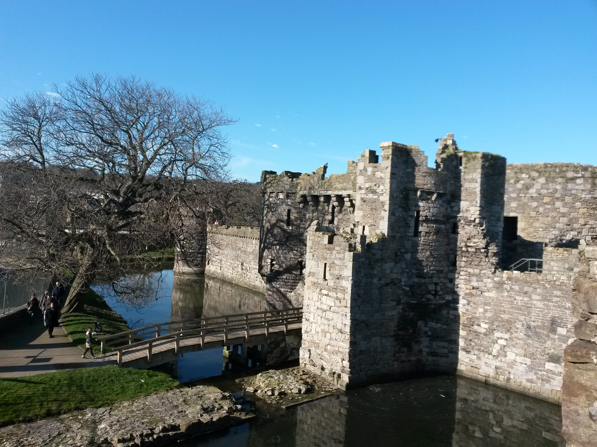 Beaumaris Castle, Isle of Anglesey, Wales (with Map & Photos)