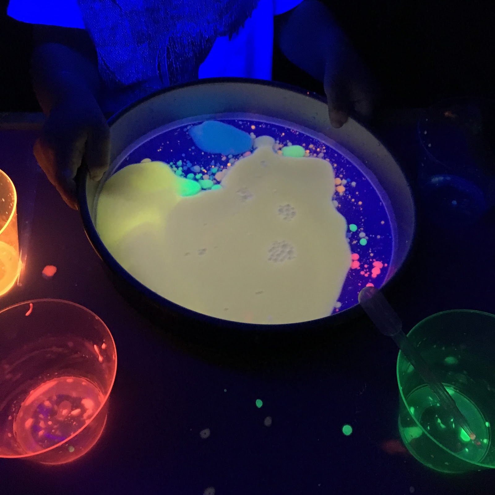 Oil & Glowing Water Science Experiment
