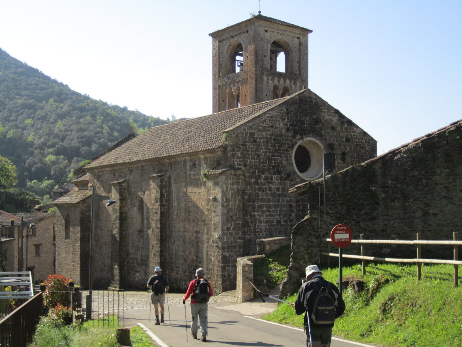 XIRUQUES: 126 Beget Coll de Malrem Castell de Rocabruna Beget 040511