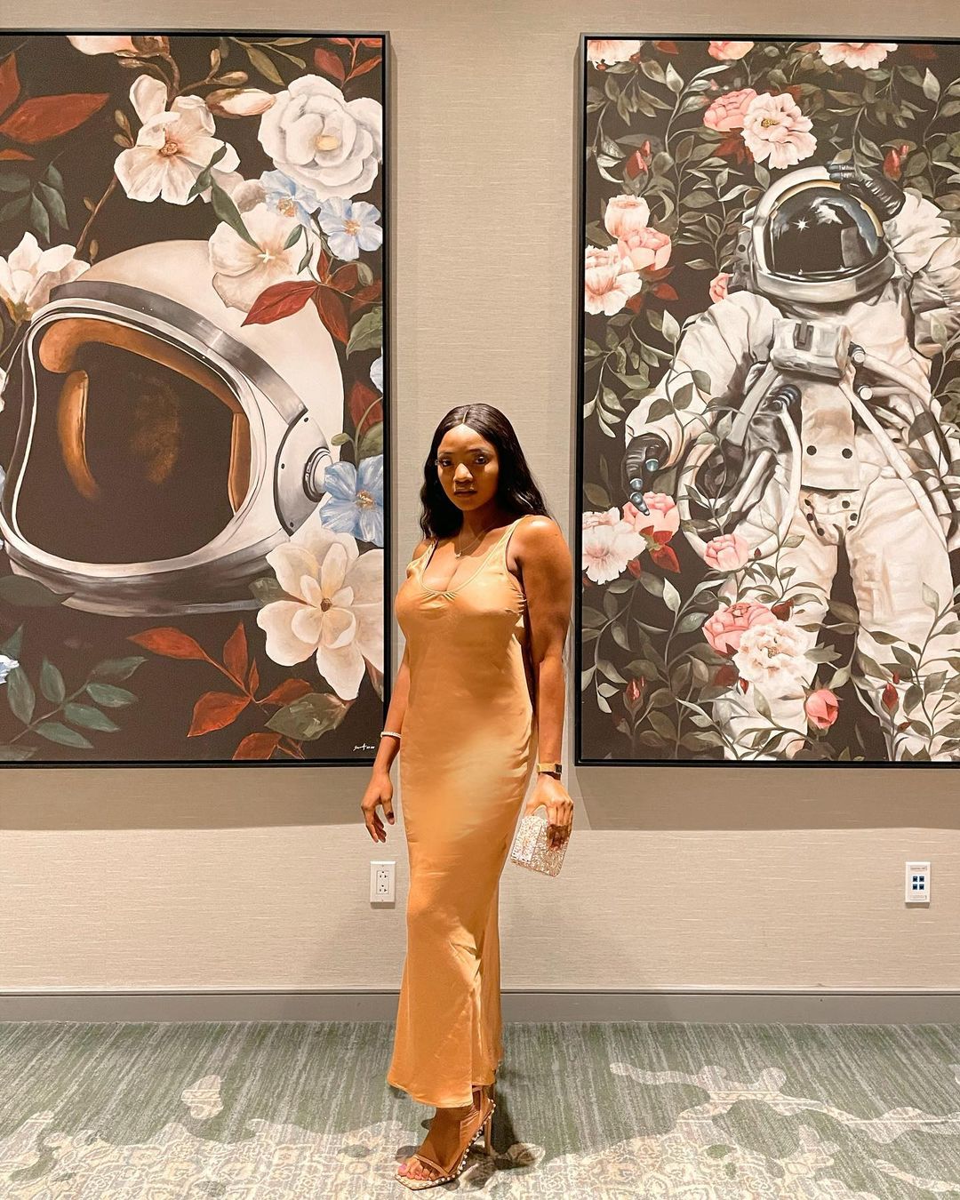 Singer, Simi warms hearts with her images from her family's holiday in ...