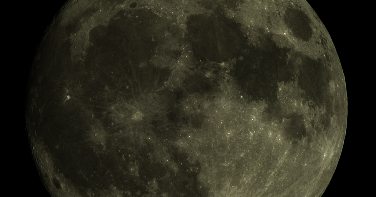 x-bit-astro-imaging: Stacking multiple exposures of the Moon with a ...