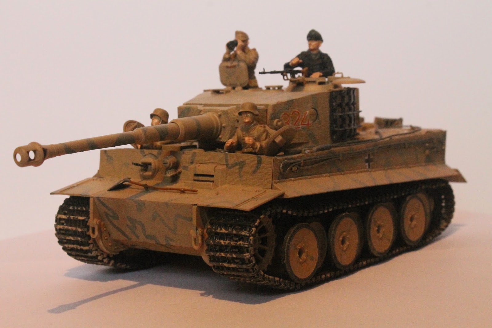 Dan's model blog: Tiger 1 Mid Production