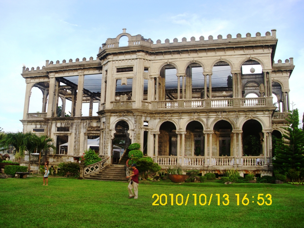 Soar: THE LACSON RUINS, BACOLOD CITY