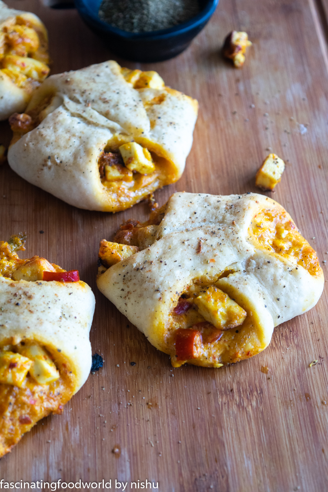 Domino's style Zingy Paneer parcel