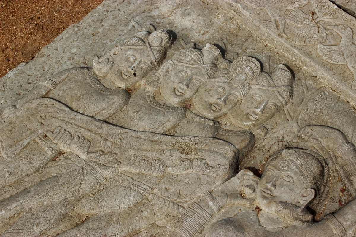 Journeys across Karnataka: Buddhist sculptures at Kanaganahalli-Sannati ...