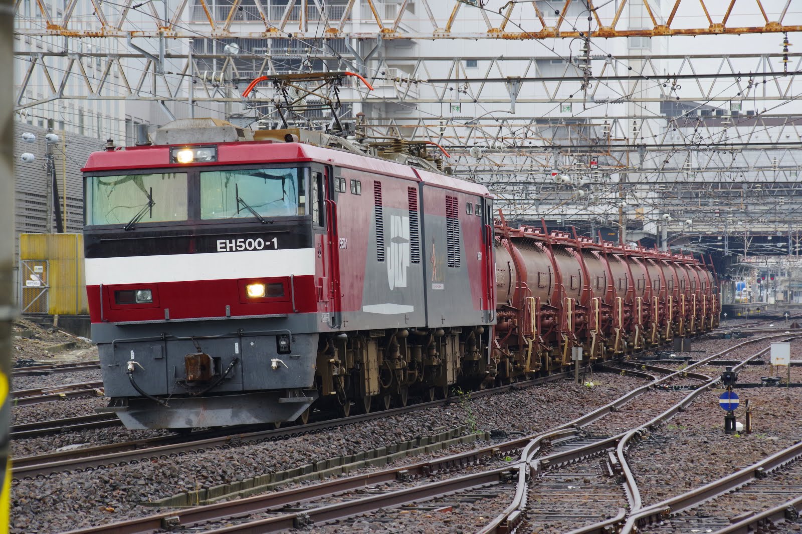 お気楽 鉄道の部屋: 不正規点灯 ^^; の安中貨物 EH500-1