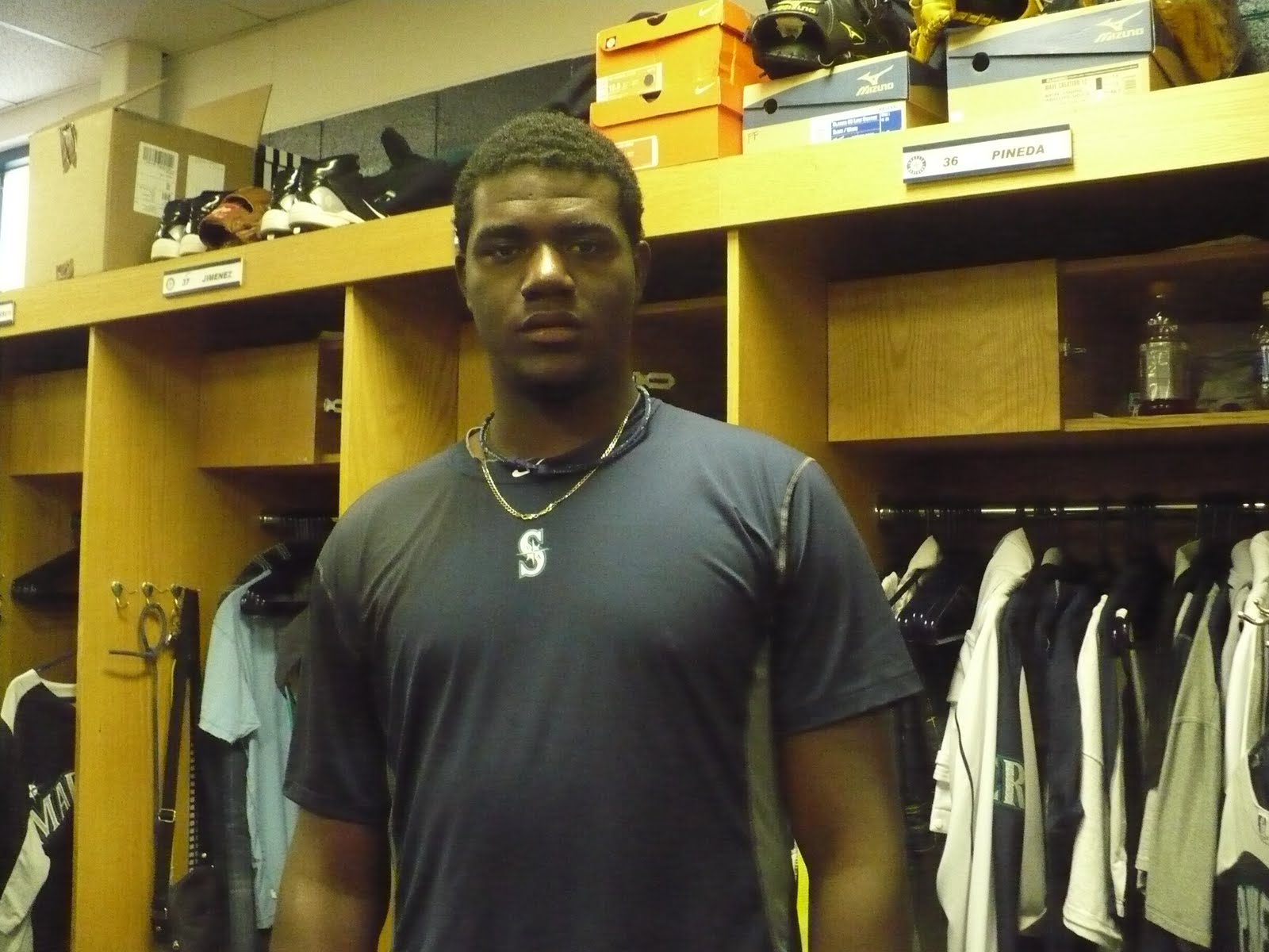 "Séptimo Inning y algo más": Michel Pineda el novato sensación de los ...