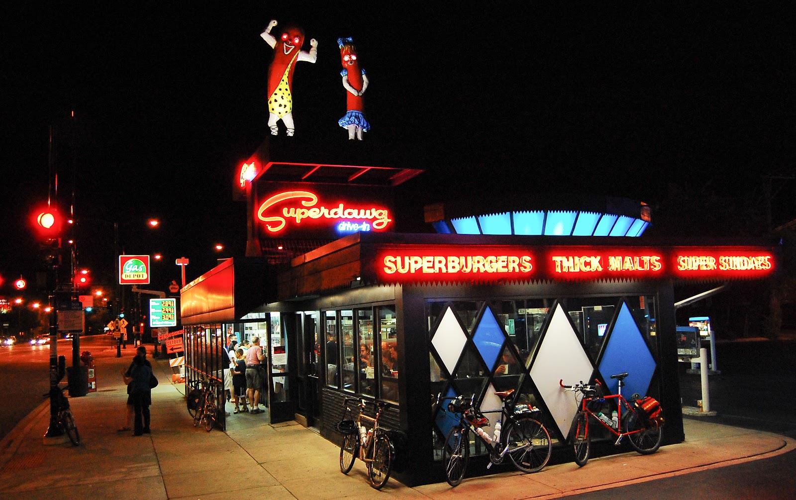 The Digital Research Library of Illinois History Journal™: Superdawg at ...