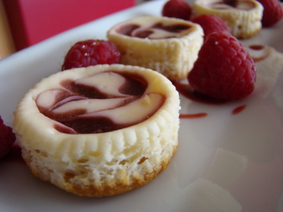 WE EAT: Mini White Chocolate-Raspberry Cheesecakes