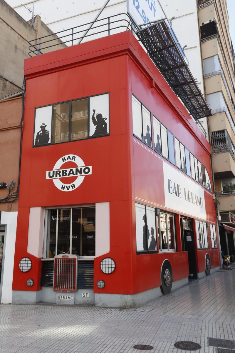 ¿Conoces el increíble y llamativo bar bus en España?