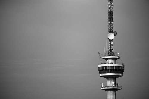 KOTA SEKAMPUNG: NAMA NAMA MENARA UNIK DI INDONESIA