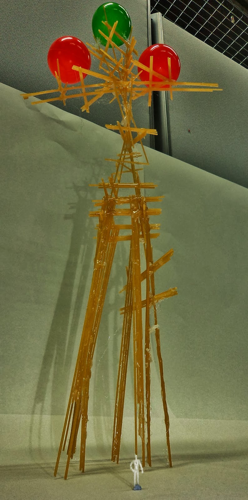 RAVENSBOURNE FOUNDATION YEAR BLOG: SPAGHETTI TOWER CONSTRUCTION