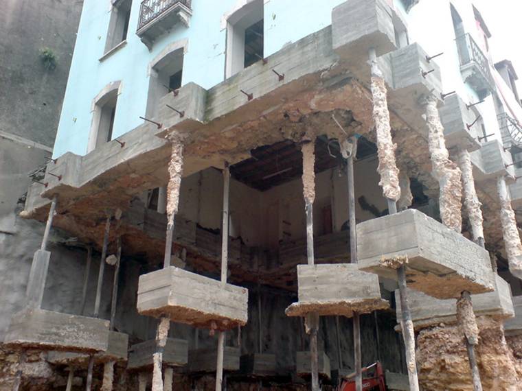 AK.enge: MICROESTACAS