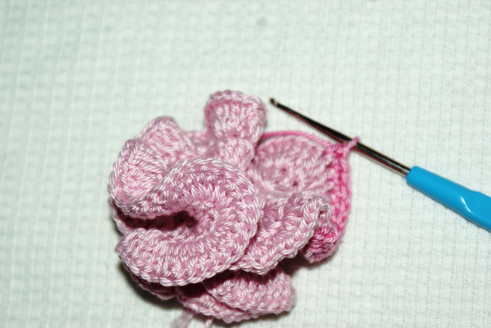 crochet magic for all: Day 7 - crochet frilly flower