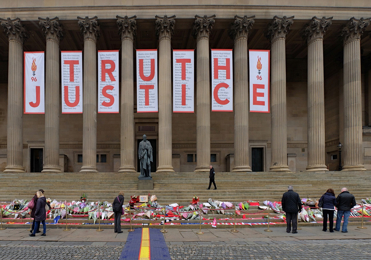 MindTheLiverpool: Truth Justice banner outside St Georges Hall, Liverpool.