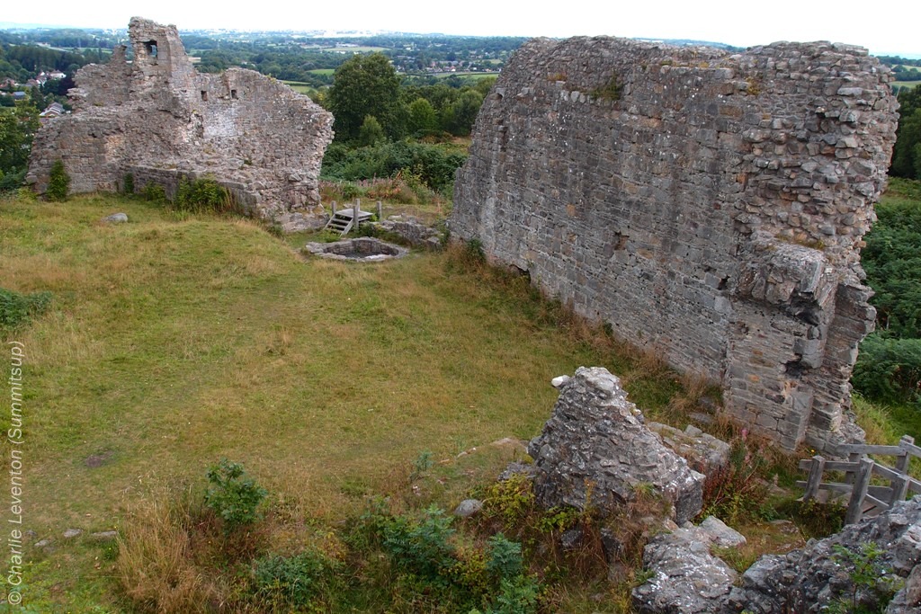Summitsup: Caer Estyn and Caergwrle Castle