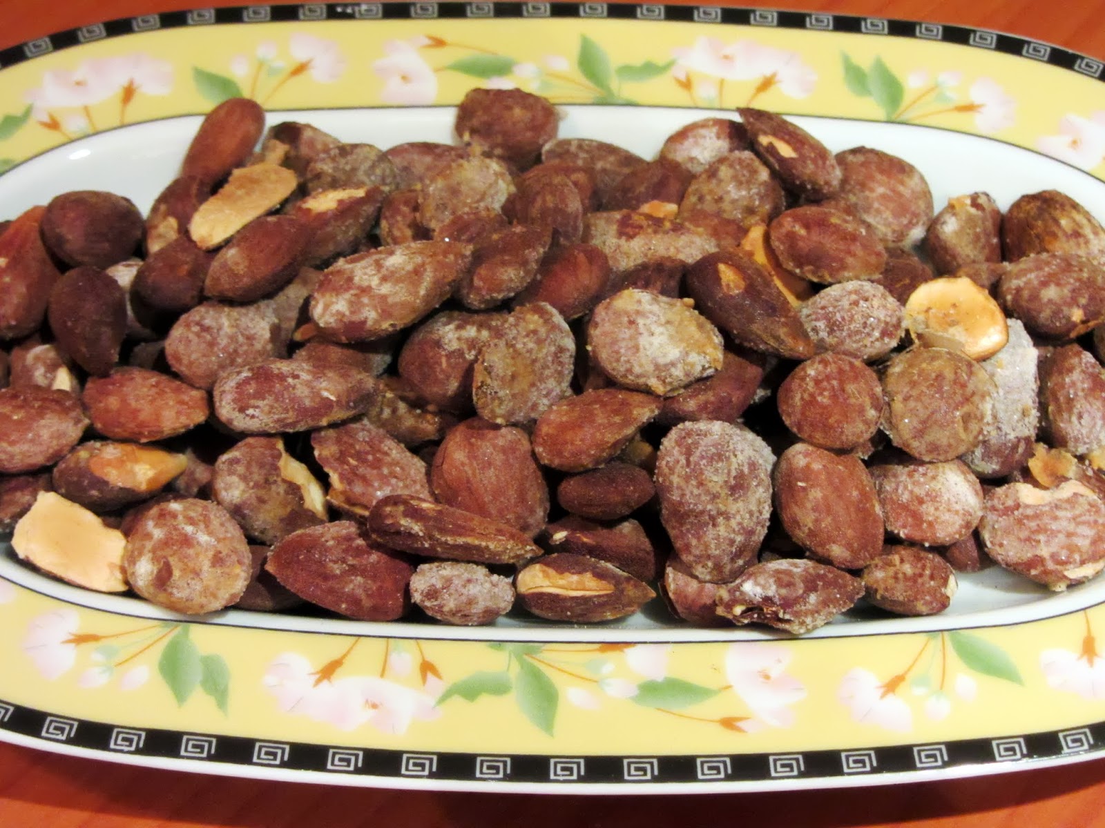 Laura y sus cacharros: Almendras tostadas al microondas