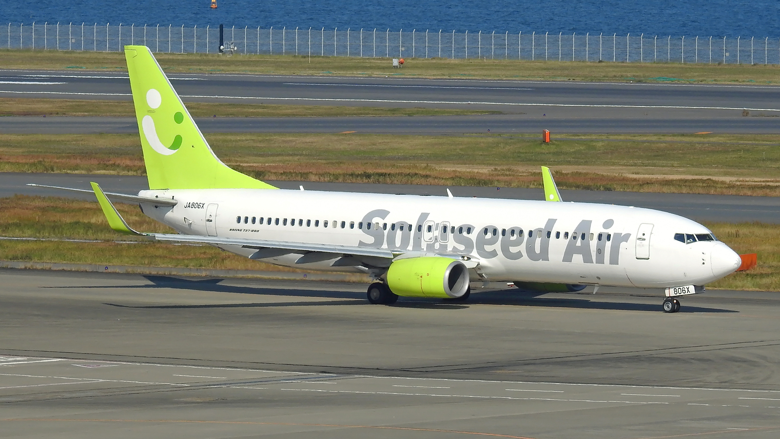 HHS-Aviation-Spotter-Team: Solaseed Air - Boeing 737-86N(WL), JA806X, c ...