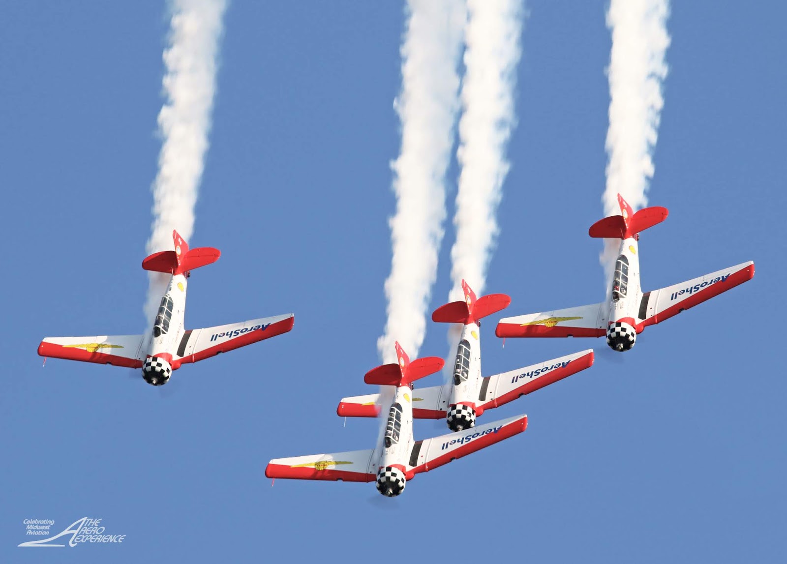 The Aero Experience: EAA AirVenture Oshkosh 2019: Airshows - Aeroshell ...