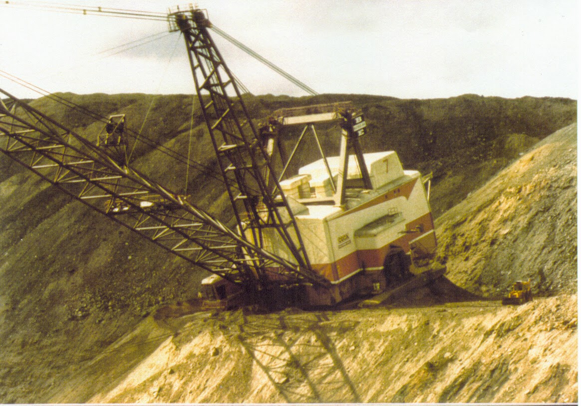 Mining Mayhem: Dragline Bench Failure