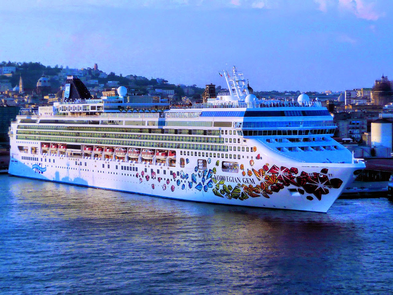 The Dizzy Traveler with Arthur Wooten: Norwegian Cruise on the Gem ...