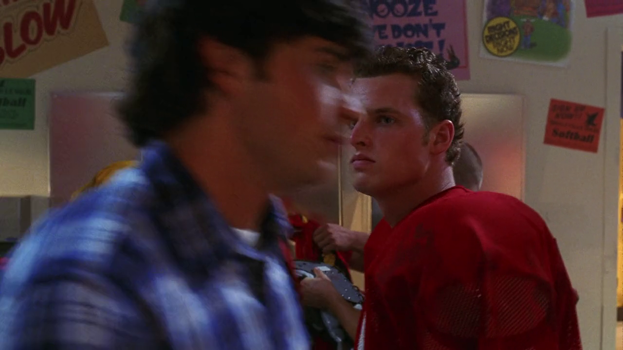 ausCAPS: Jared Keeso shirtless in Smallville 4-04 "Devoted"