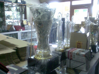 MEDAL & TROFI UNTUK SEMUA.: PIALA PUSINGAN KACA