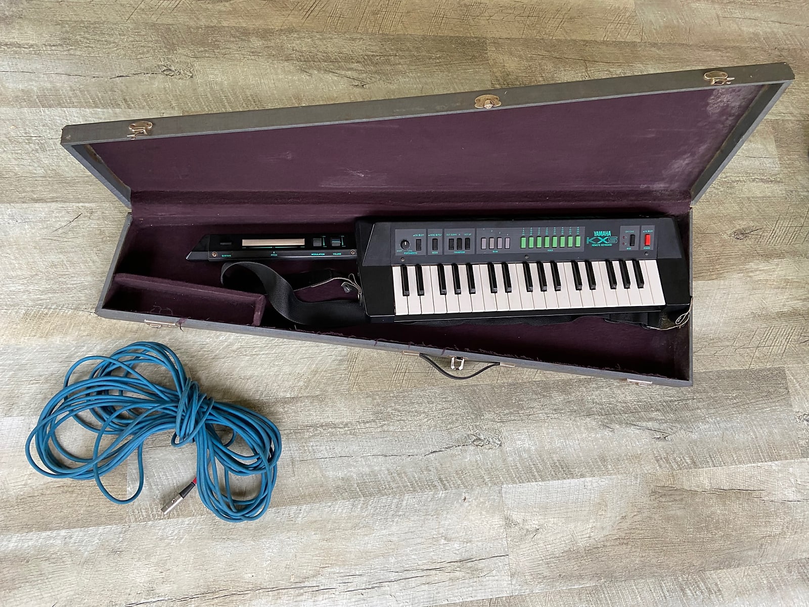 MATRIXSYNTH: Yamaha KX5 Keytar Midi Controller with OHSC
