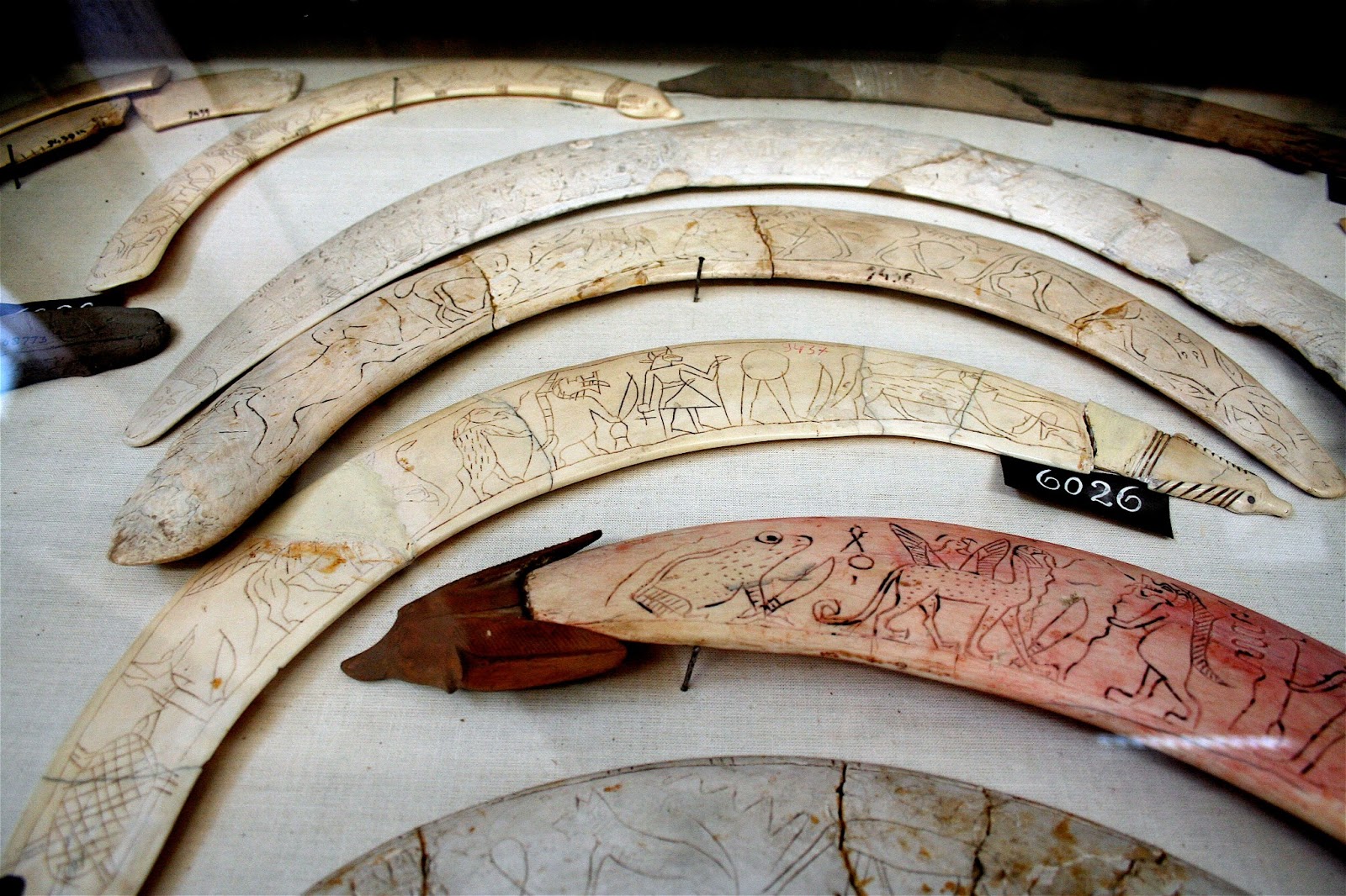 Egipto en imagenes: Apotropaic ivory "wands" from Middle Kingdom Egypt ...