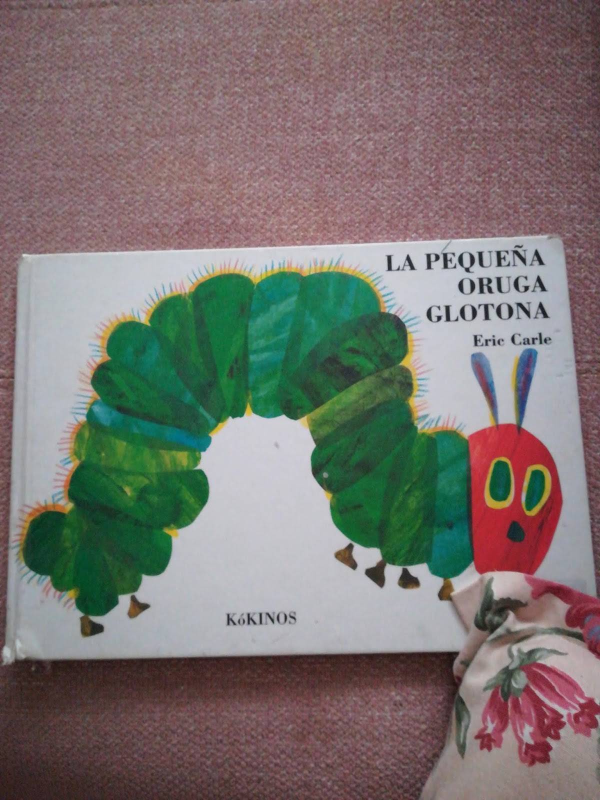 La pequeña oruga glotona