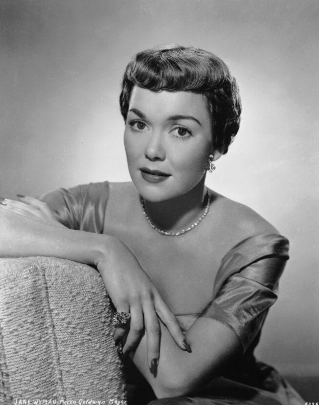 The First Wife of Ronald Reagan: 50 Glamorous Photos of Jane Wyman From ...