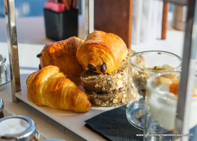 Decadence Breakfast in Atmosphere Burj Khalifa | Lady & her Sweet Escapes