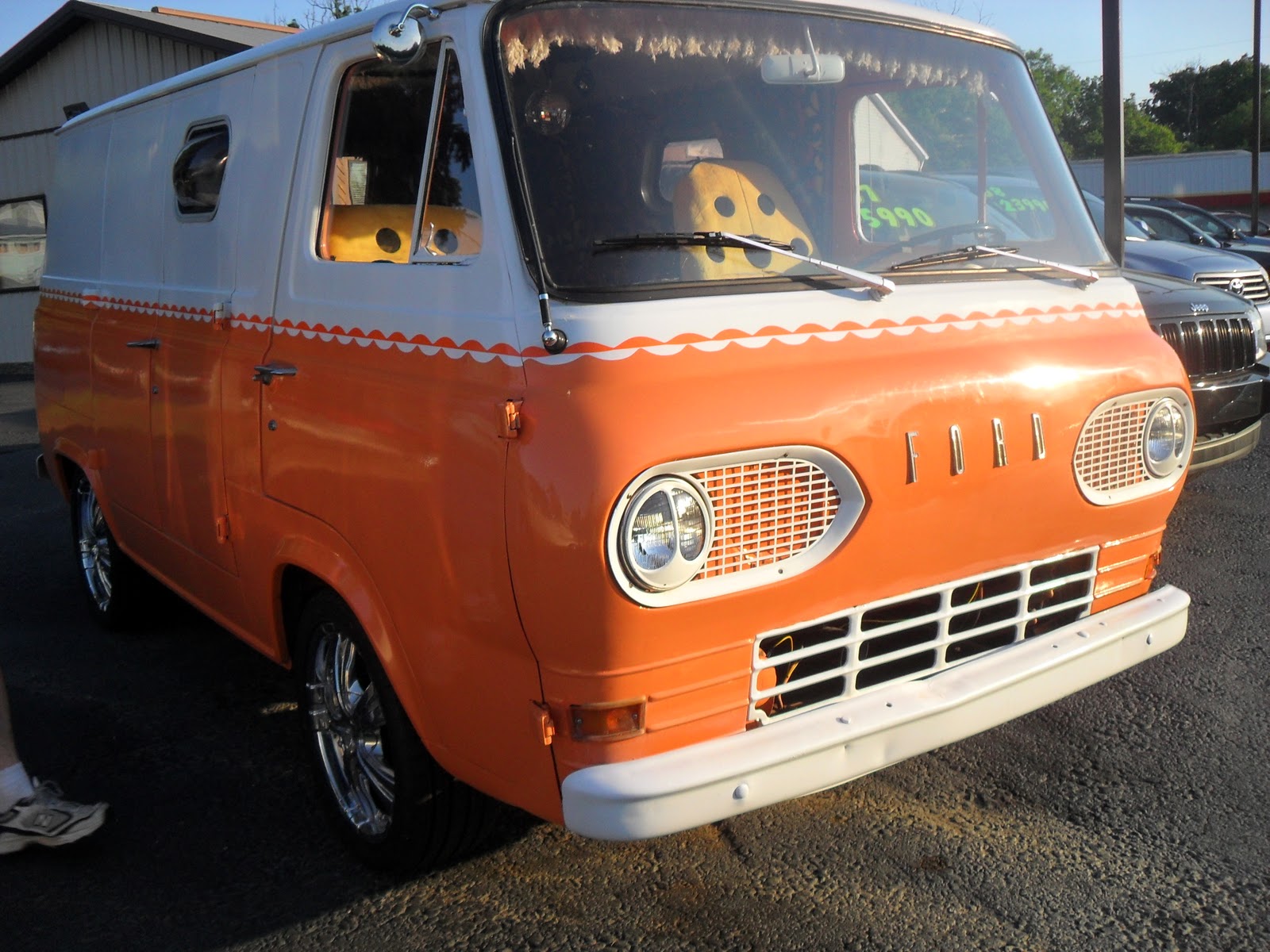 Old Cars in Pennsylvania: 1964 Ford Econoline Hippie Van??!