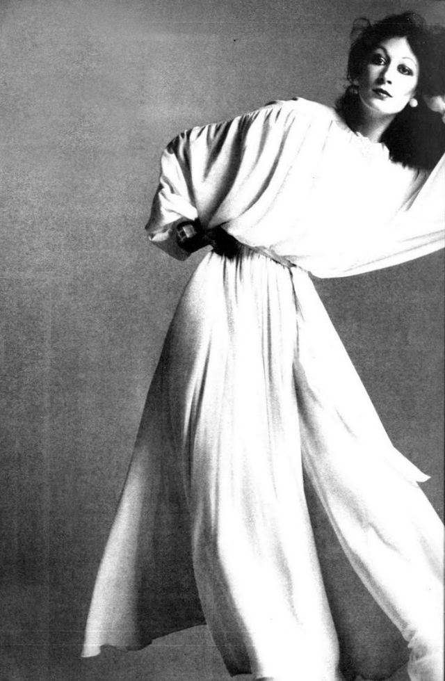 30 Stunning Photos of Anjelica Huston as a Model in the 1970s and 1980s ...