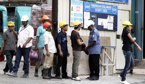 CUEPACS: DON'T BURDEN MIGRANT WORKERS WITH LEVIES