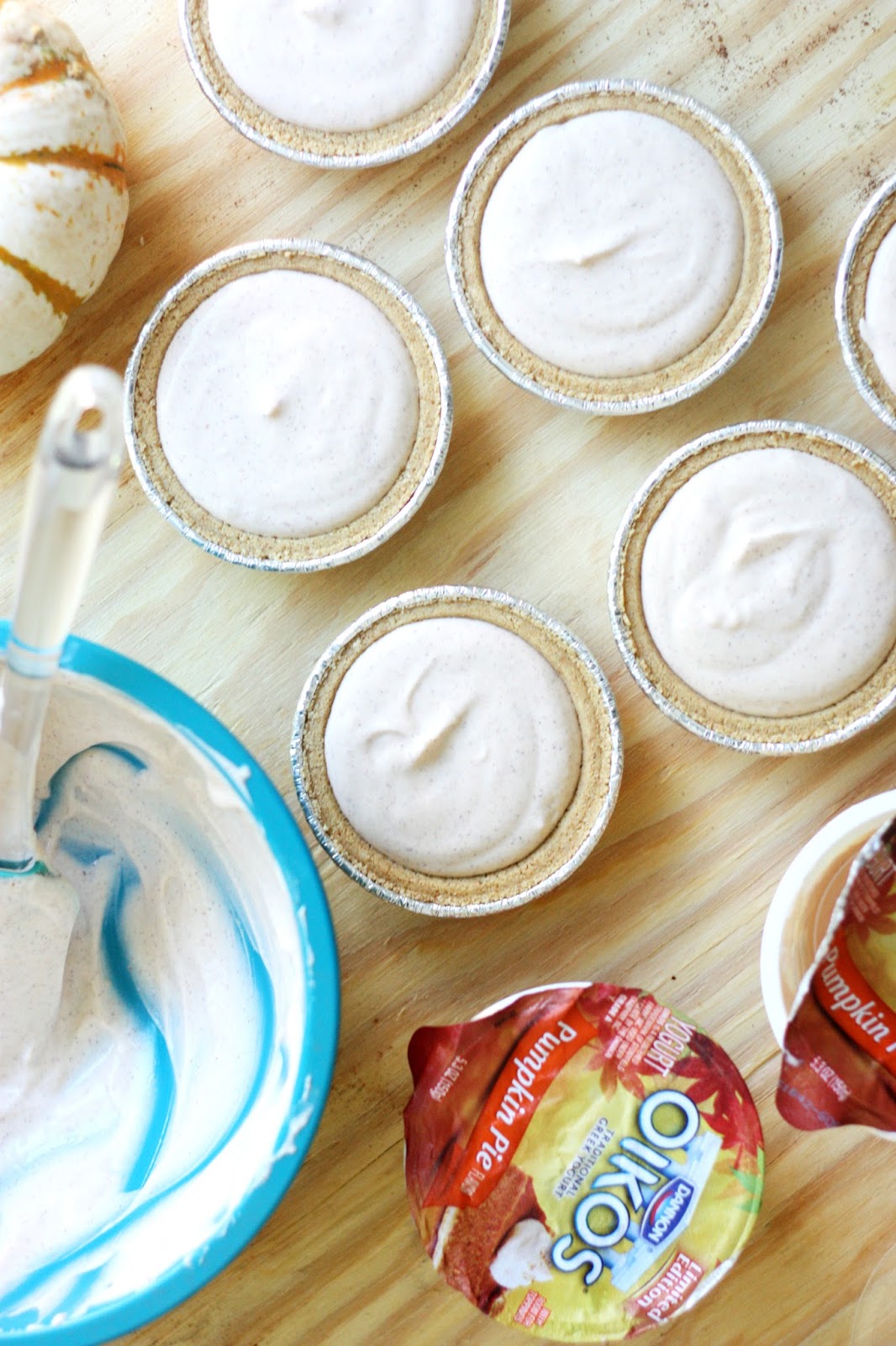 Greek Yogurt Mini Pies | The Pretty Life Girls