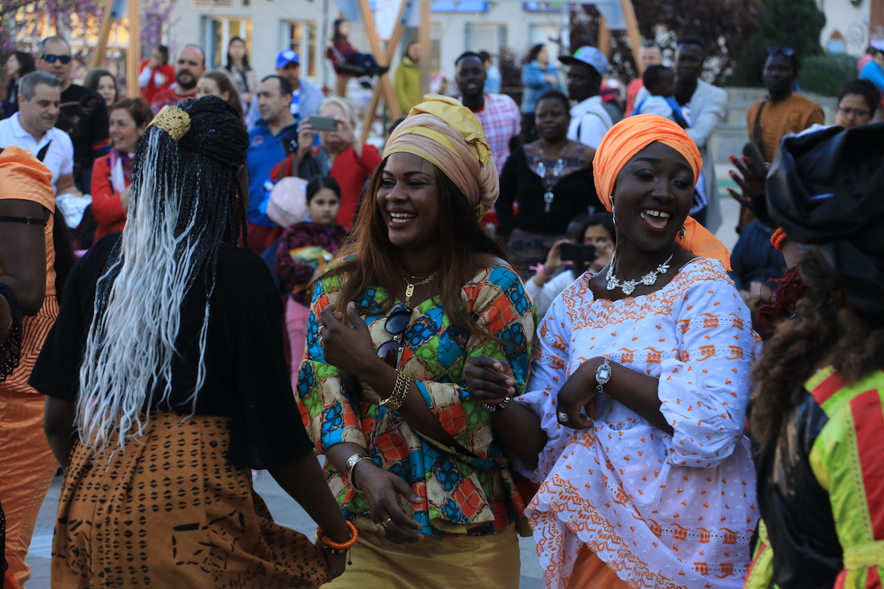 Los senegaleses llevan al centro de Barakaldo los enérgicos ritmos ...