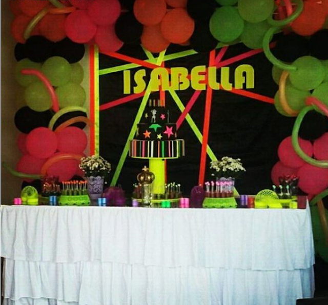 101 parties: Neon Party