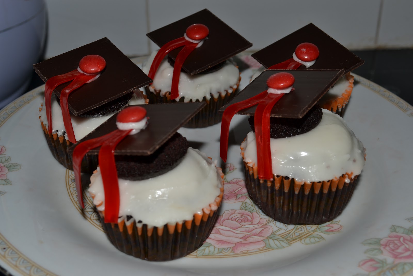 Culinary Wanderlust: Graduation cupcakes