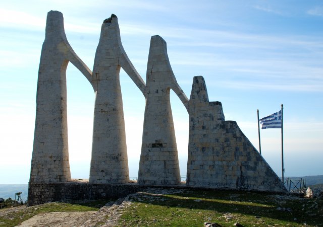 ΜΕΓΑΛΗ ΕΛΛΑΔΑ: Σαν σήμερα: 16 Δεκεμβρίου 1803, 60 Σουλιώτισσες χόρεψαν ...