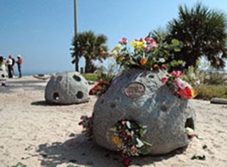 Online Funeral Support: Cremains of 15 become artificial reefs