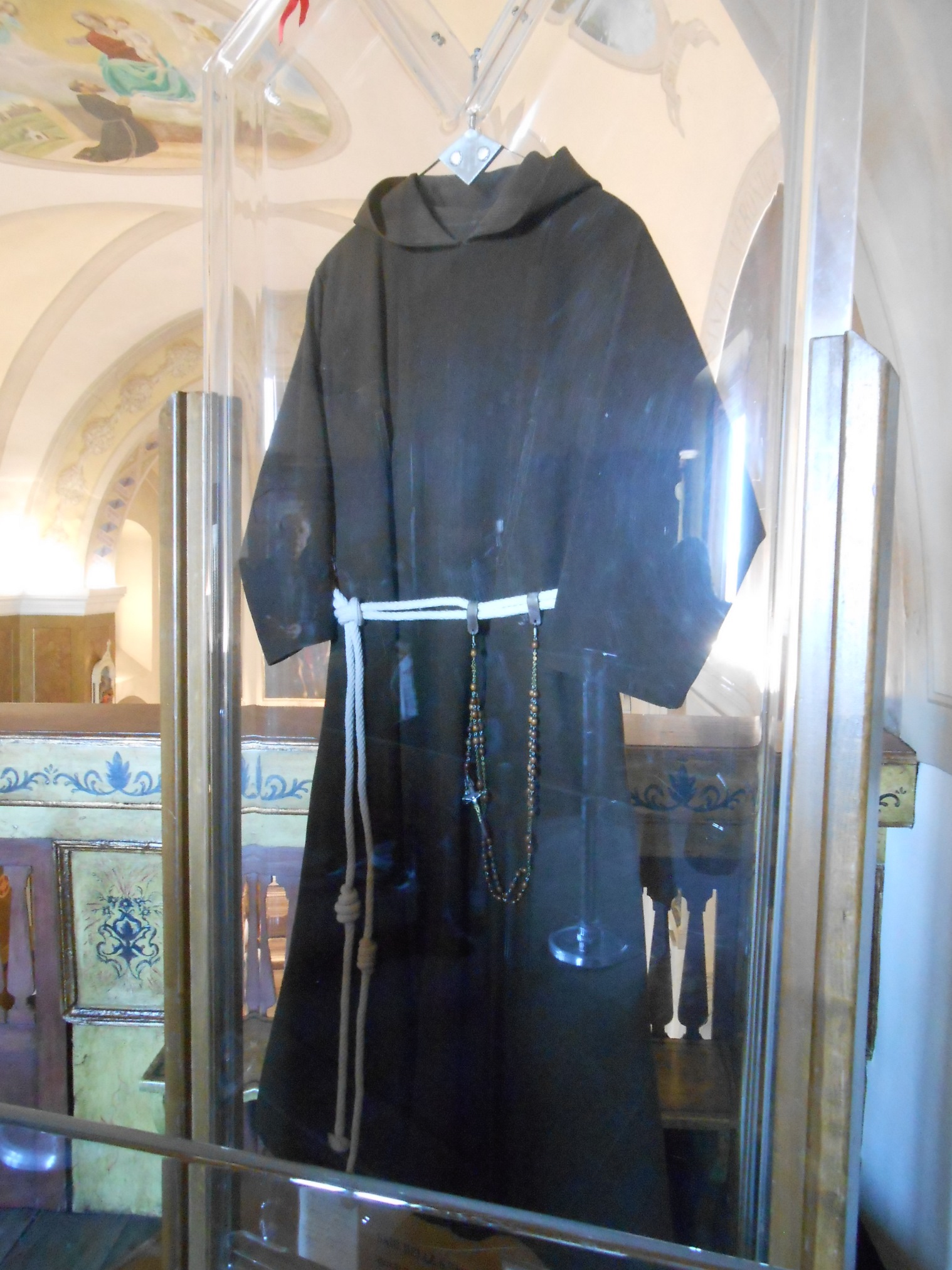 New Liturgical Movement: Relics of St Padre Pio (Part 1)